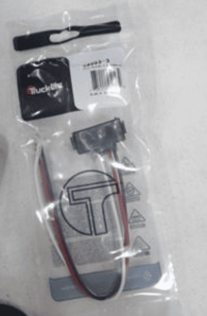 Truck-Lite 94706 LED PL3 Adapter Plug - NOS! 735111042808