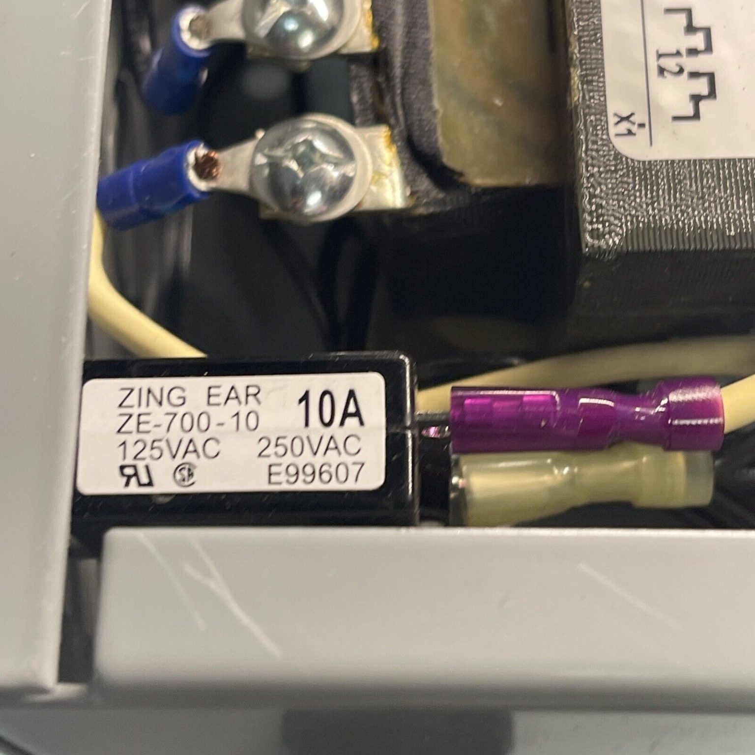 MCG MO 0150UH TRANSFORMER - Inside enclosure