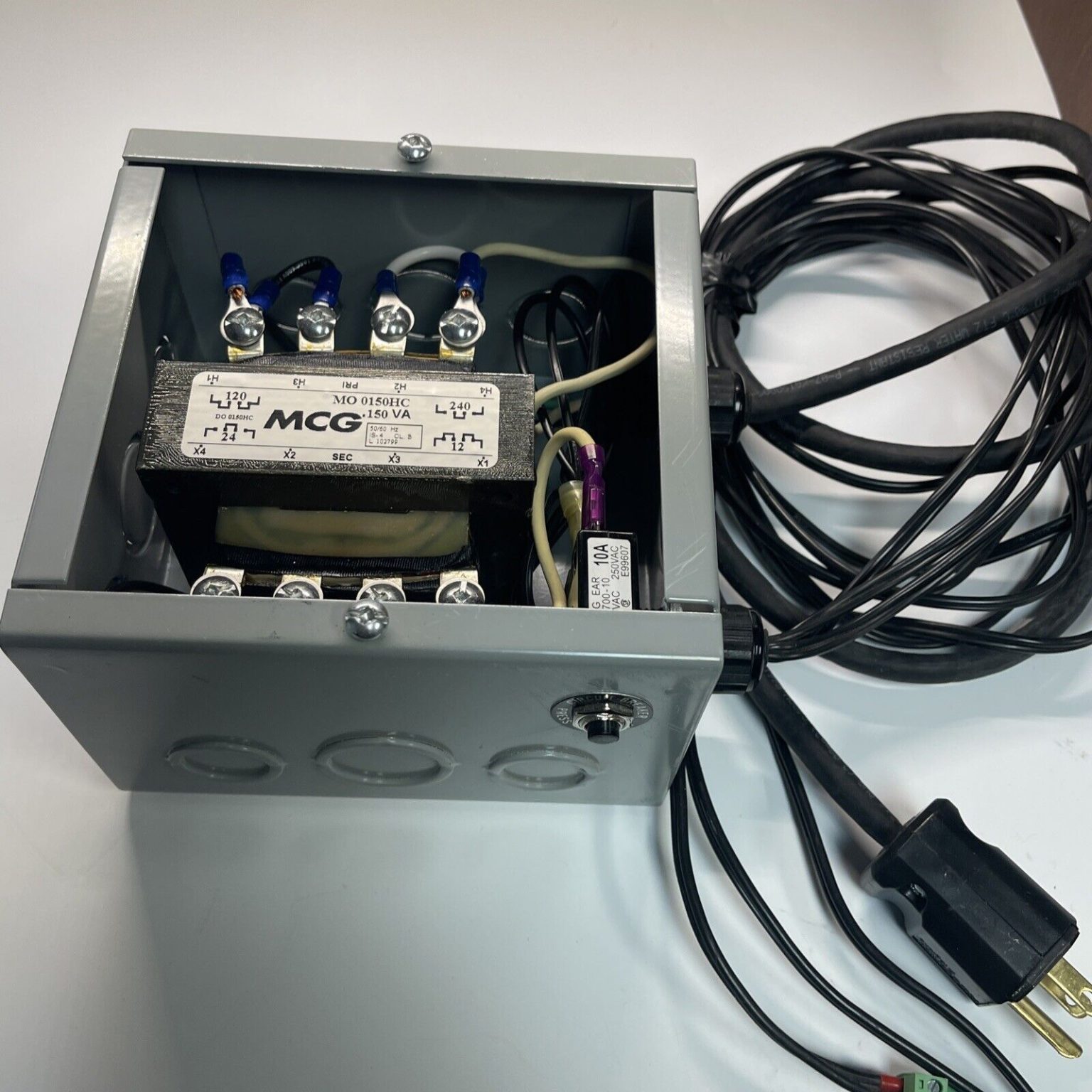 MCG MO 0150UH TRANSFORMER - Inside enclosure