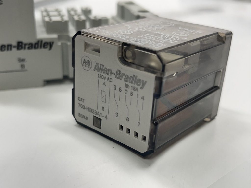 Allen Bradley 700-HB33A1 SQ BASE RELAY 120VAC , 700-HN153 - MADE IN ITALY
