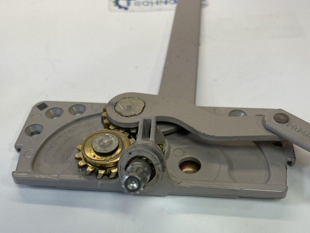 Dual Arm Left-Hand Casement Window Operator Stud Bracket for Truth ...