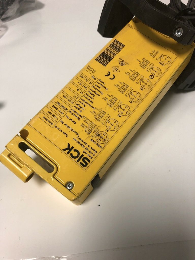 Safety relays UE403-A0930 / Muting switching amplifier - Used /UNTESTED